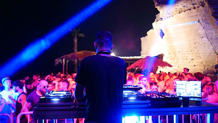 Oasis Beach Restaurant, Bar and Events Kallithea